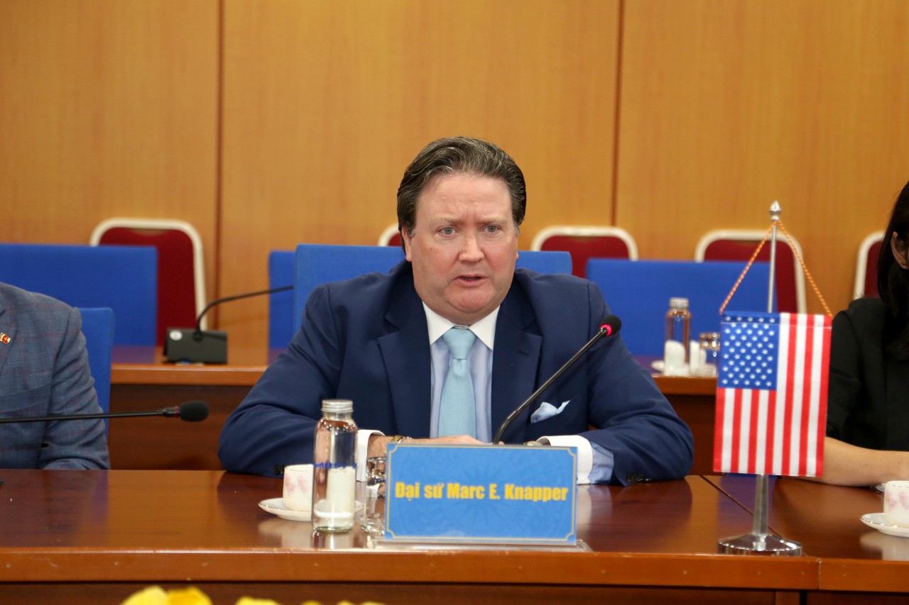 Bộ trưởng Hồ Đức Phớc tiếp Đại sứ Hoa Kỳ tại Việt Nam Marc E. Knapper ...