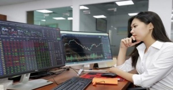 Thị trường chứng khoán: Thanh khoản tăng lại, hy vọng vùng tích lũy VN-Index được tạo trên mốc 1 ...